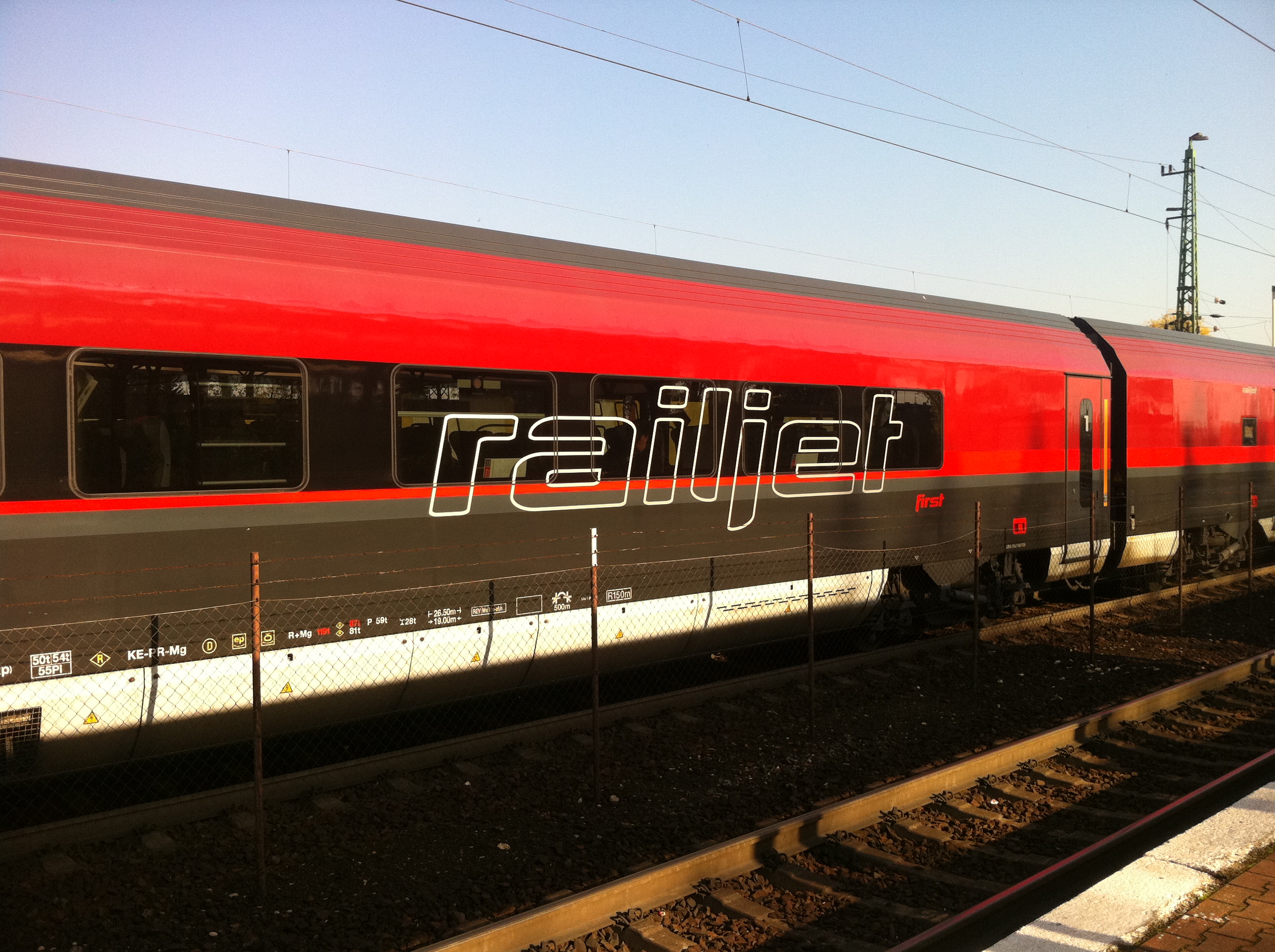 Der Railjet – angenehmes Reisen nach und von Budapest | Ungarn-TV.com ...