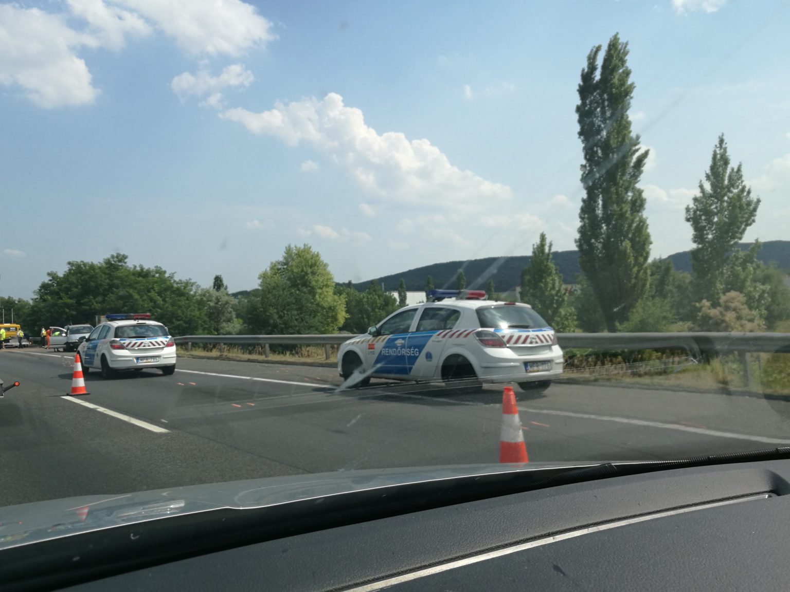 Innerhalb von fünf Jahren wird die Autobahn M1 mit 6 Fahrspuren ...